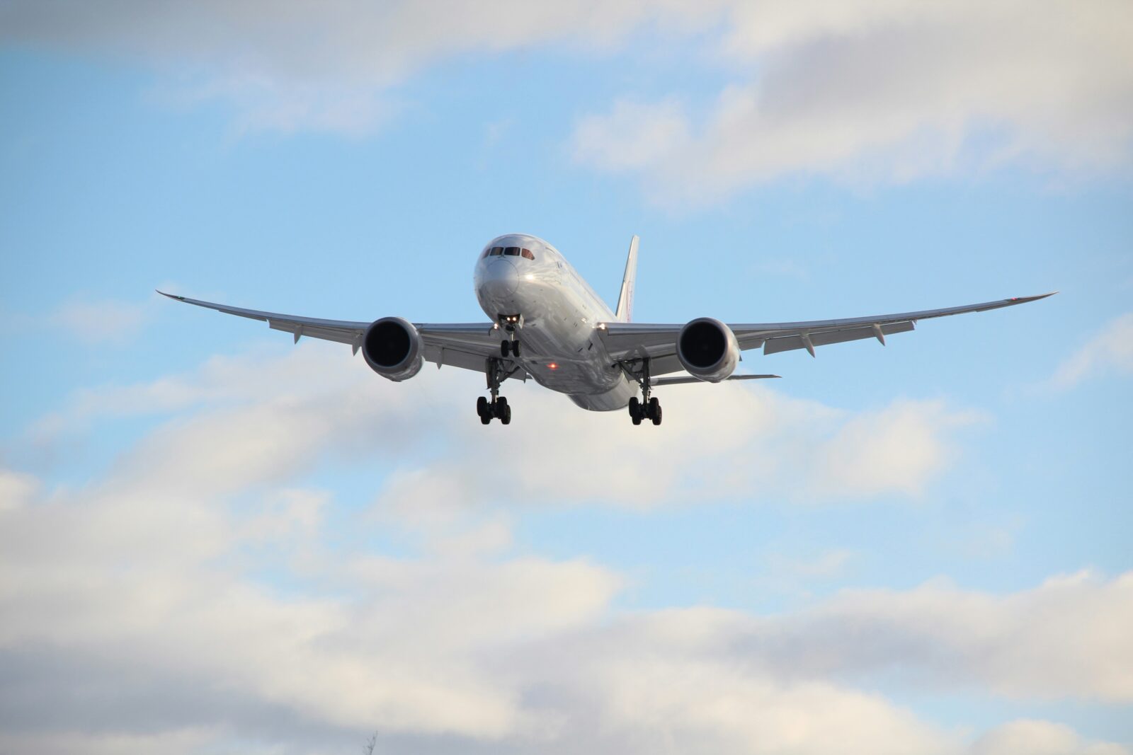 The Mom’s Guide to Alaska Airlines: How Families Can Earn and Use ...